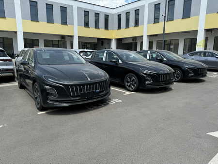 Hongqi eqm5 nalicha