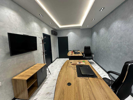 Продаётся Офис Массив Феруза 90м2 5х ком с арендатором
