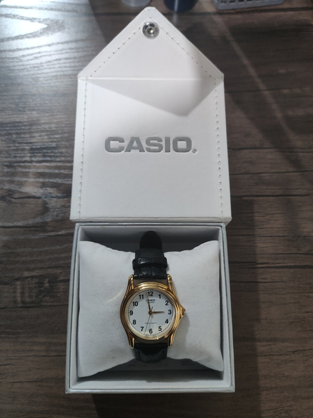 Продам оригинальные часы Casio
