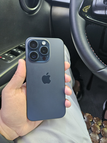 iPhone 15 pro blue titanium