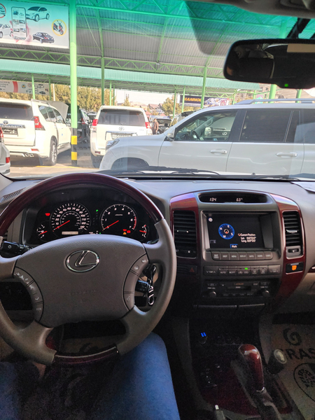 Lexus gx 470 juda srocno sotiladi