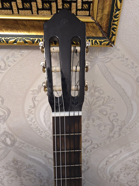 Гитара Yamaha C40