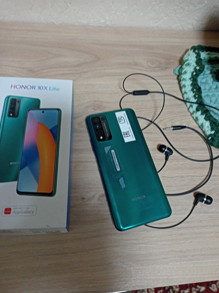 Продам свой телефон HONOR 10X lite в отличном состоянии