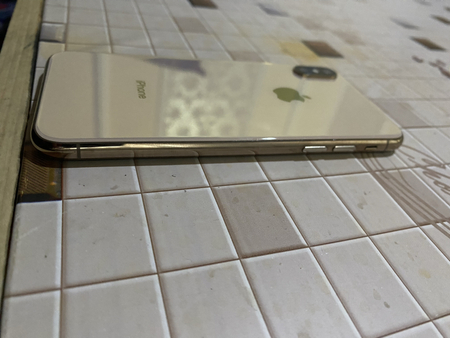 Iphone xs.