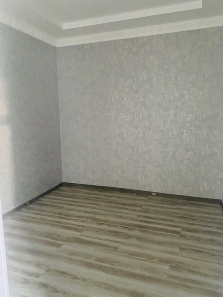 Uchaska sotiladi sfatli yengi qurlgan