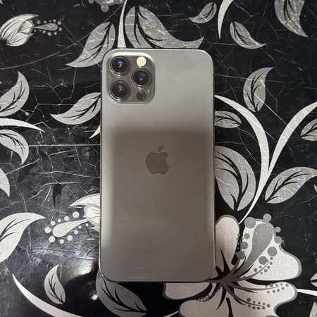 Iphone 12 pro holati ideal karobka yoq ochilmagan.