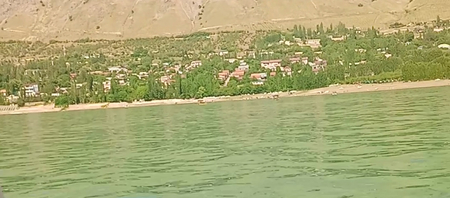 Tapchanlar bor suv boʻyida burchmullaa