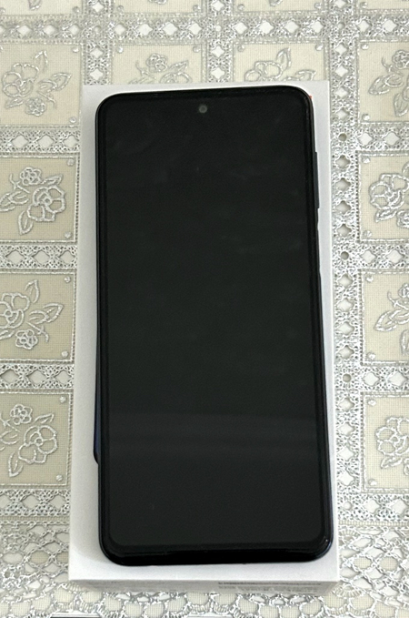 Срочно продаётся Redmi note 9S 6/128 шустрый смартфон