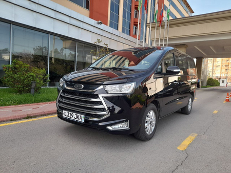 Микроавтобус JAC M4 сотилади