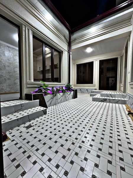 Tashkent Olmazor r. Qorasaroy k. 28 maktab qarshisida
