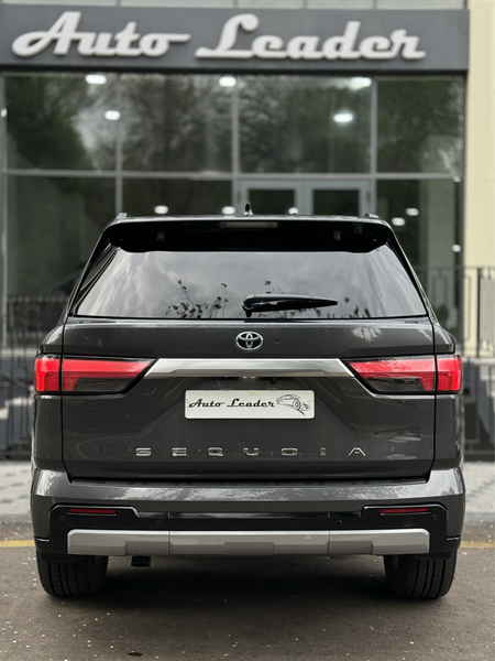 TOYOTA Sequoia iForce Max Capstone