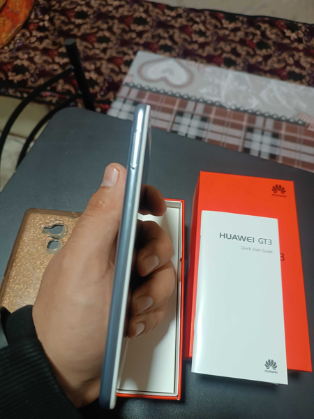huawei GT 3 yaxshi holatda