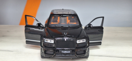 Моделка Rolls Roys Cullinan