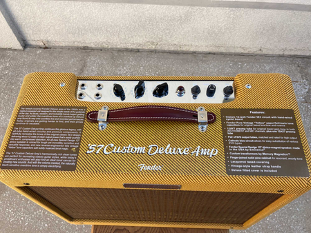 Легендарный гитарный ламповый комбоусилитель Fender '57 Custom Deluxe