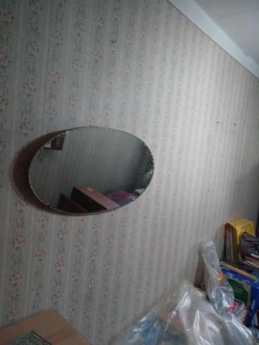Зеркало на стену.