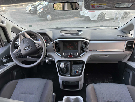 JAC M4 ishonchli va qulay mini bus naxta bor
