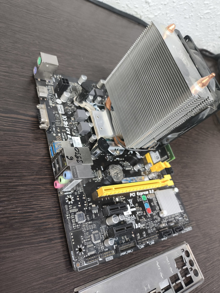 Biostar H110+i3 7100+8Gb