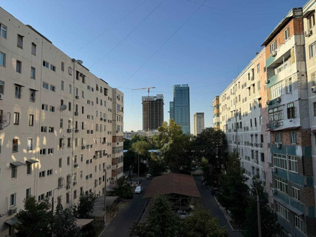 Срочно продаю трех комнатную  в центре города (157348)