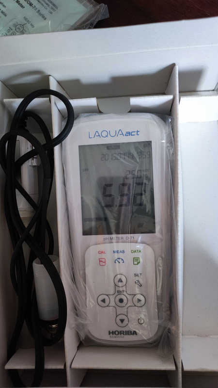 Продается новый рН метр Horiba D71