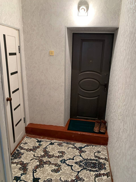 Срочно продаётся 1 комнатная квартира возле метро Максима Горького