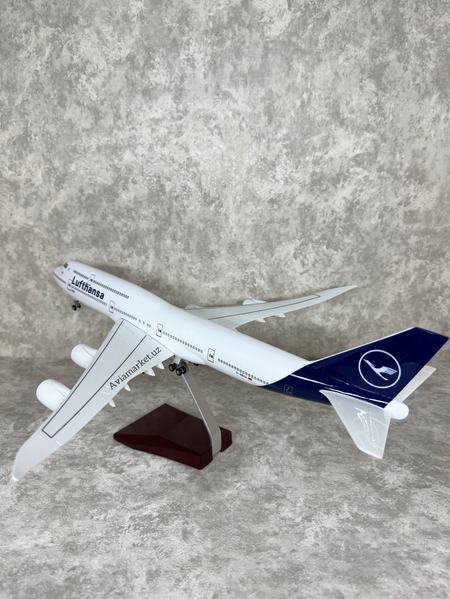 Самолет модель (BOEING-747-LUFTHANSA) с Led подсветкой