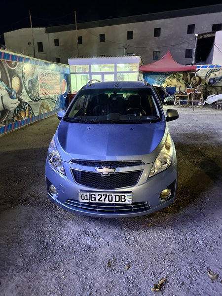Спарк 2015 автомат, 1 та пятно бор,