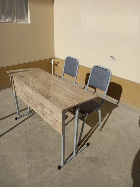 O‘quv markazlari uchun parta va stullar