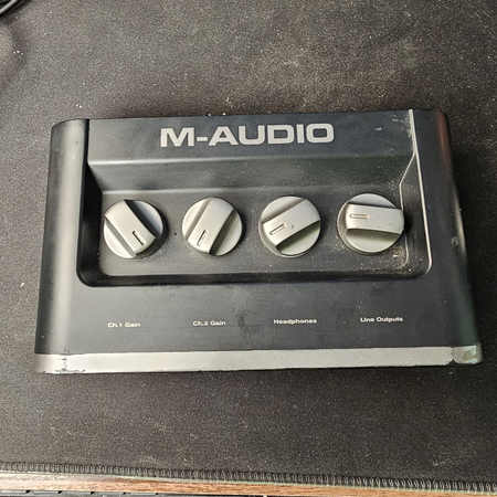 M audio fast track karta sotiladi