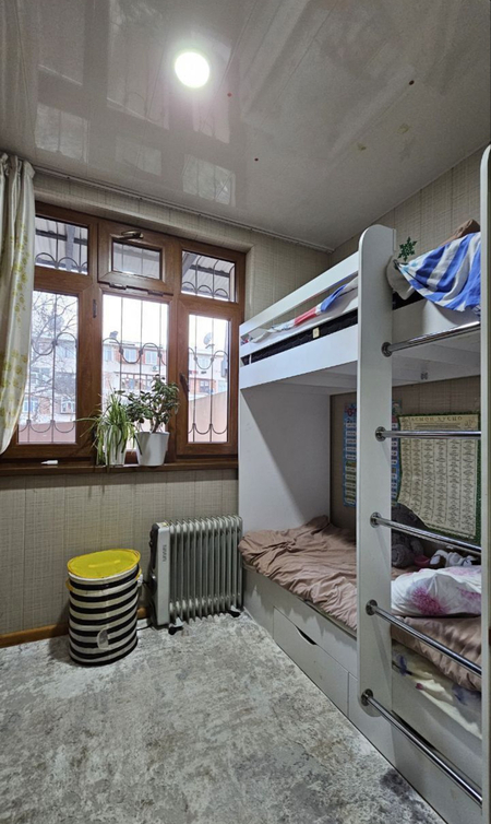 Продаётся квартира Юнусабад 14кв метро линия