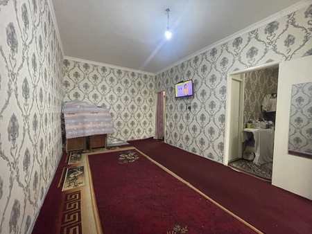 Продаётся квартиры 1/4/4 на Юнусабадском районе 7-й кв (J2020)