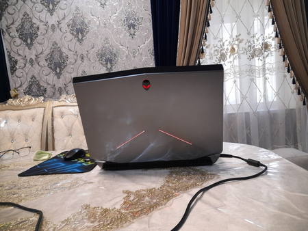 Alienware sotiladi 500$