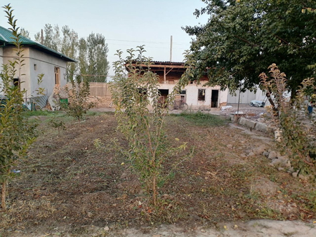 Ер сотилади курилишка мулжалланган. 12*25м.3 сотик. ИК Ота бирлик