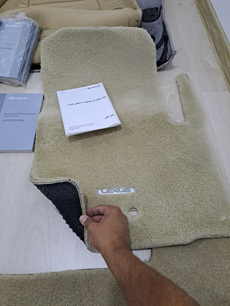 Продам полики от лексуса 570х470