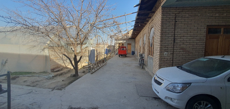 Hovli sotiladi narpayda