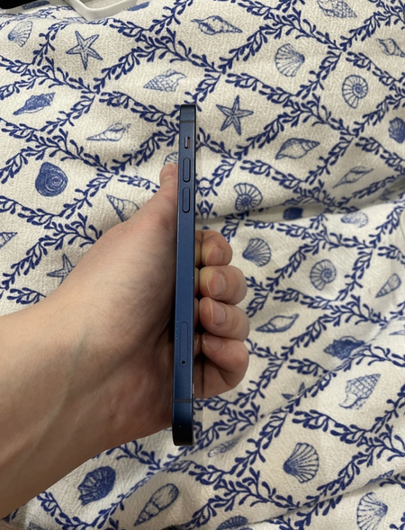 Iphone 12 aybi yoq srochna sotiladi