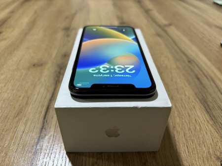 iPhone X в идеальном состоянии