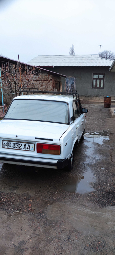 Vaz 2105 sotiladi