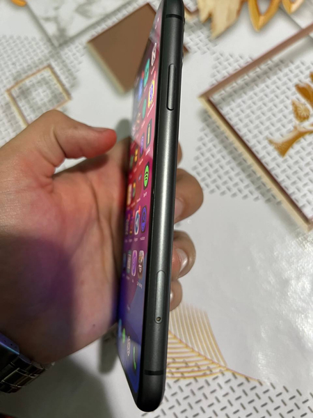 iPhone 11 yomks 78% xotira 64