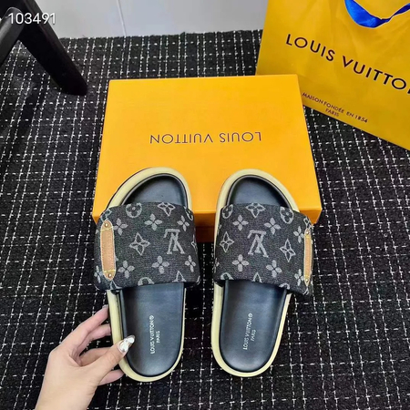 Тапочки Louis Vuitton