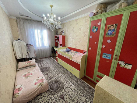 (К125136) Shayxontoxur tumanida 4-xonali kvartira sotiladi