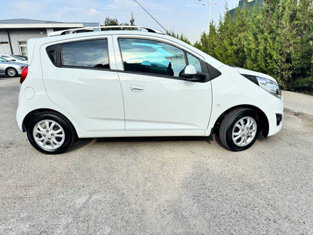 Продается автомобиль Spark автомат 2020 года