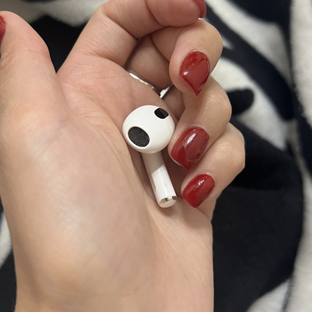 Правый наушник Airpods