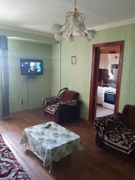 МЕТРО НОВЗА 1 переделенная в 2 х. 50 м2.  Аренда Парням