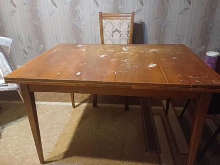 Продам деревянный  раздвижной стол