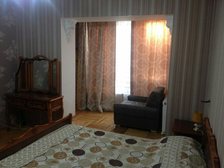 Rakat kirpichnii dom, kvartira s razdelnimi komnatami, balkon, parkovk