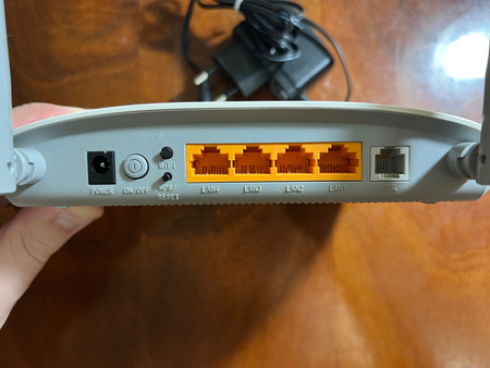 Продам Wi-Fi роутер TP-Link модель td w8961n