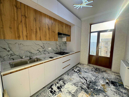 2 xonali 80m² 7-qavat uy sotiladi