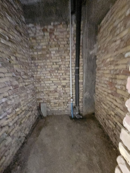 2 xonali 86m² +65m² podval, 1-qavat.