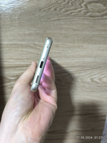 Продам Samsung s 21 fe