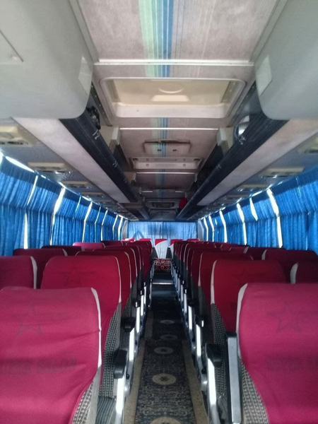 Mersedes bens avtobus sotiladi 2018 yil sotiladi.